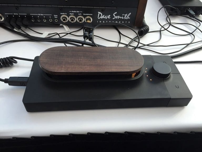 Touché SE: affordable version of the wobbly block USB expressive ...