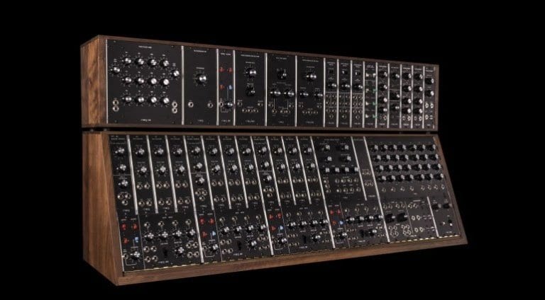 Moog Model 10: Legendary cabinet modular back in production - gearnews.com