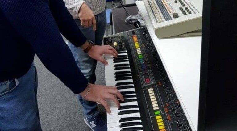 Saturn: Behringer mini-synth takes on the Jupiter - gearnews.com