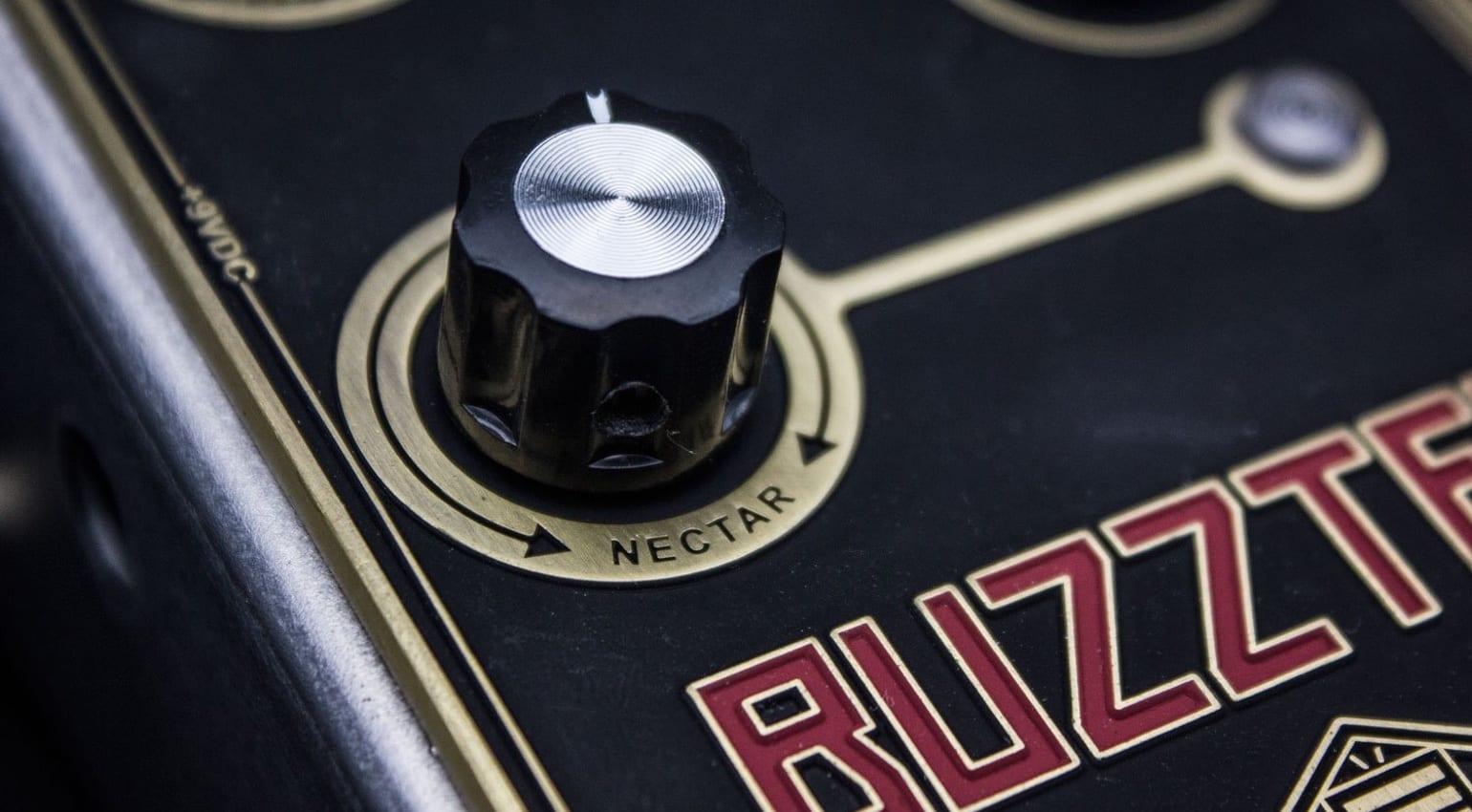 Beetronics' Royal Jelly and Buzzter pedals swarm out in time for summer ...