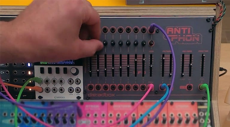 Dreadbox ANTIPHON DIY Analog Monophonic Synth and Drone Kit - gearnews.com