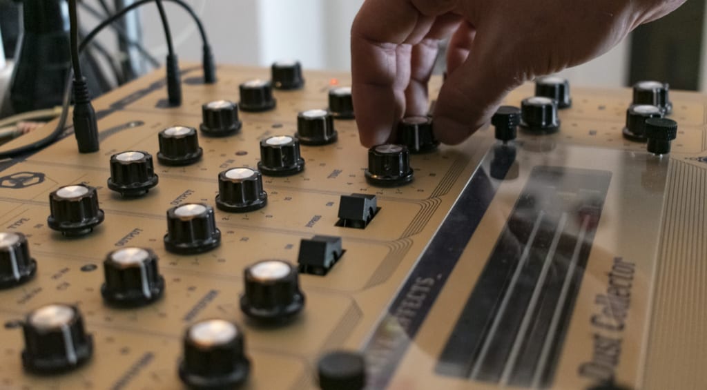 Superbooth 22: Finegear Dirt Magnet multi vintage effects lab ...