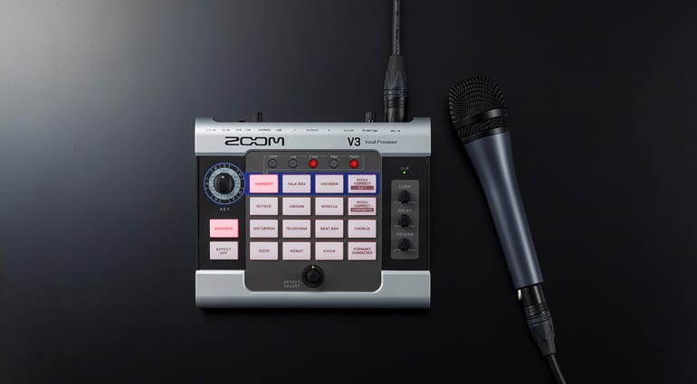 Zoom V3 Vocal Processor: multi-effect box for stage, studio, podcasts ...