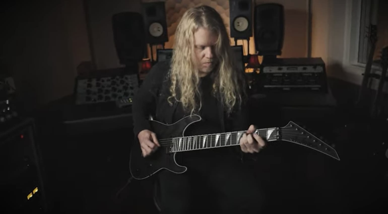 Jeff Loomis gets a new Signature Pro Series Jackson Soloist SL7 ...