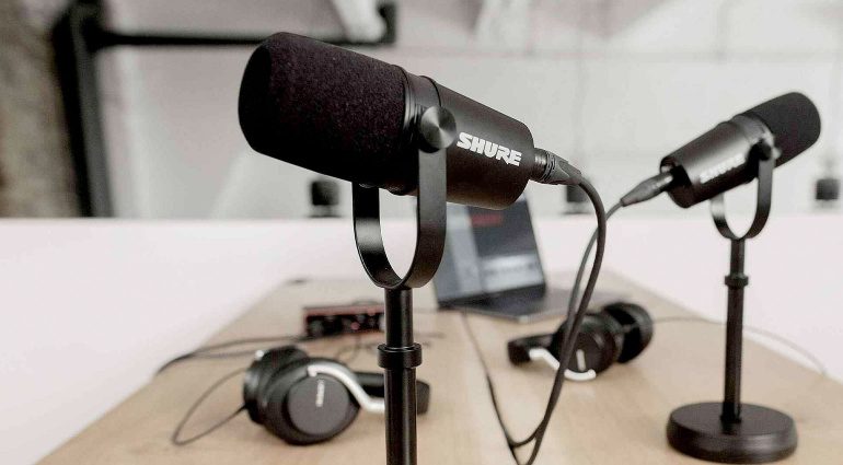 The new Shure MV7X: A No-Hassle No-Frills Podcast Microphone - gearnews.com