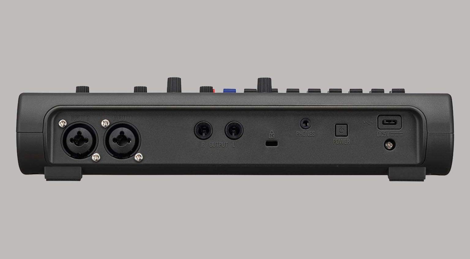 Zoom R12 MultiTrak has 8-channel recording & FX - gearnews.com